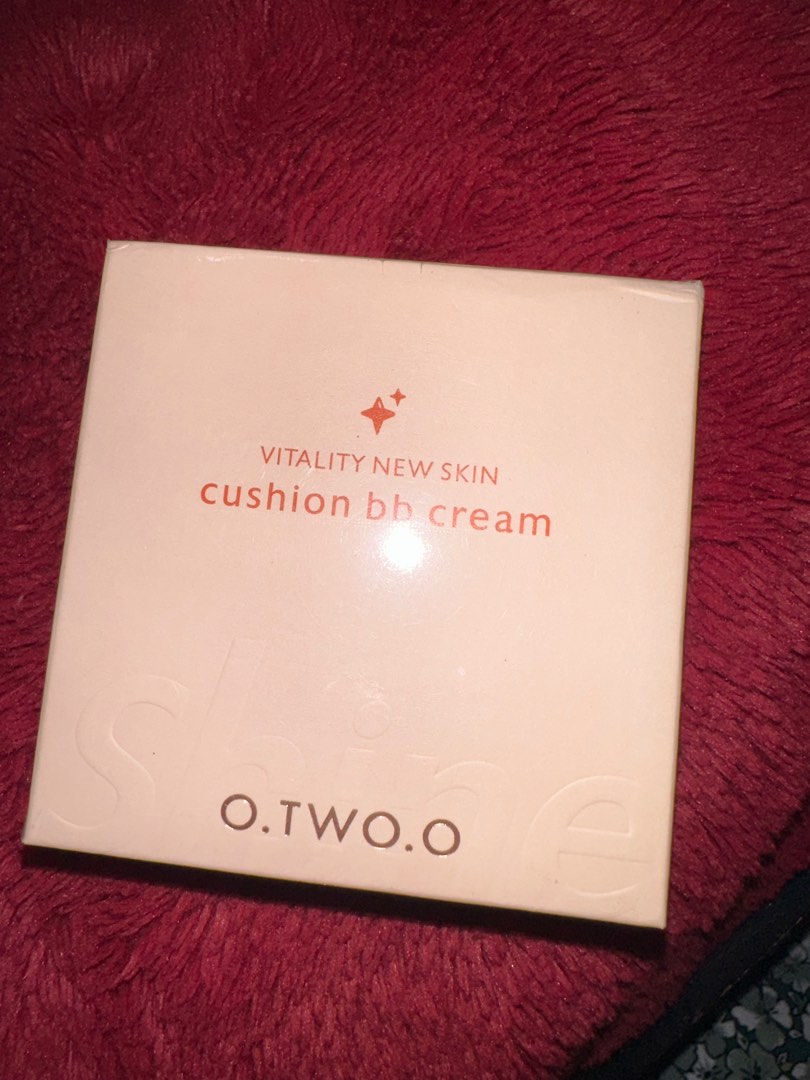 O.TWO.O Cushion, Beauty & Personal Care, Face, Makeup on Carousell
