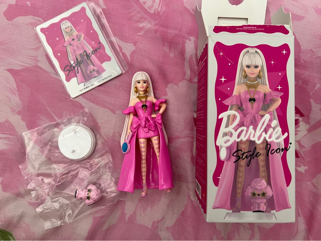 Popmart x Barbie: Barbie Extra 2022, Hobbies & Toys, Memorabilia ...