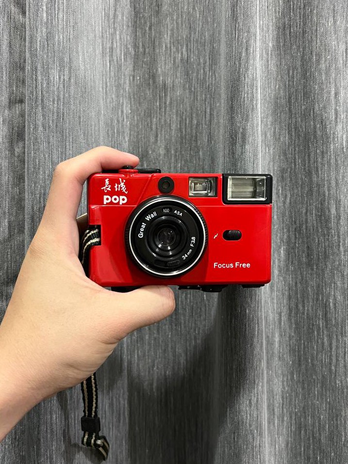 RARE RED Great Wall Pop film camera 35mm, Photography, Cameras on Carousell