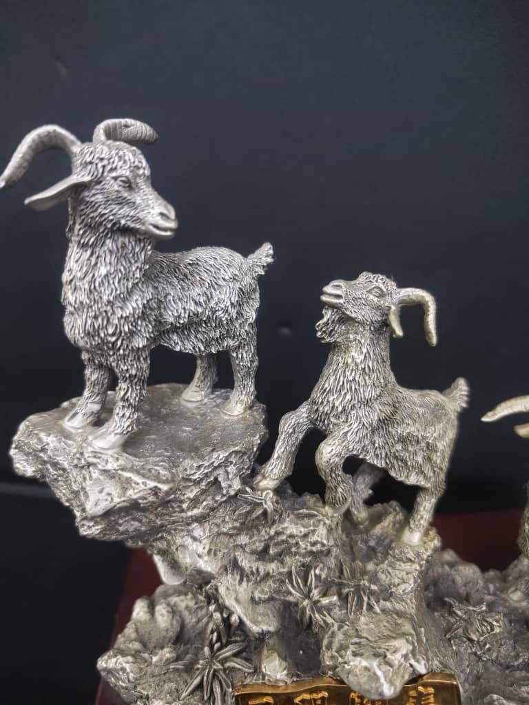 Royal Selangor Pewter Good Luck Goats Figurine, Hobbies & Toys ...