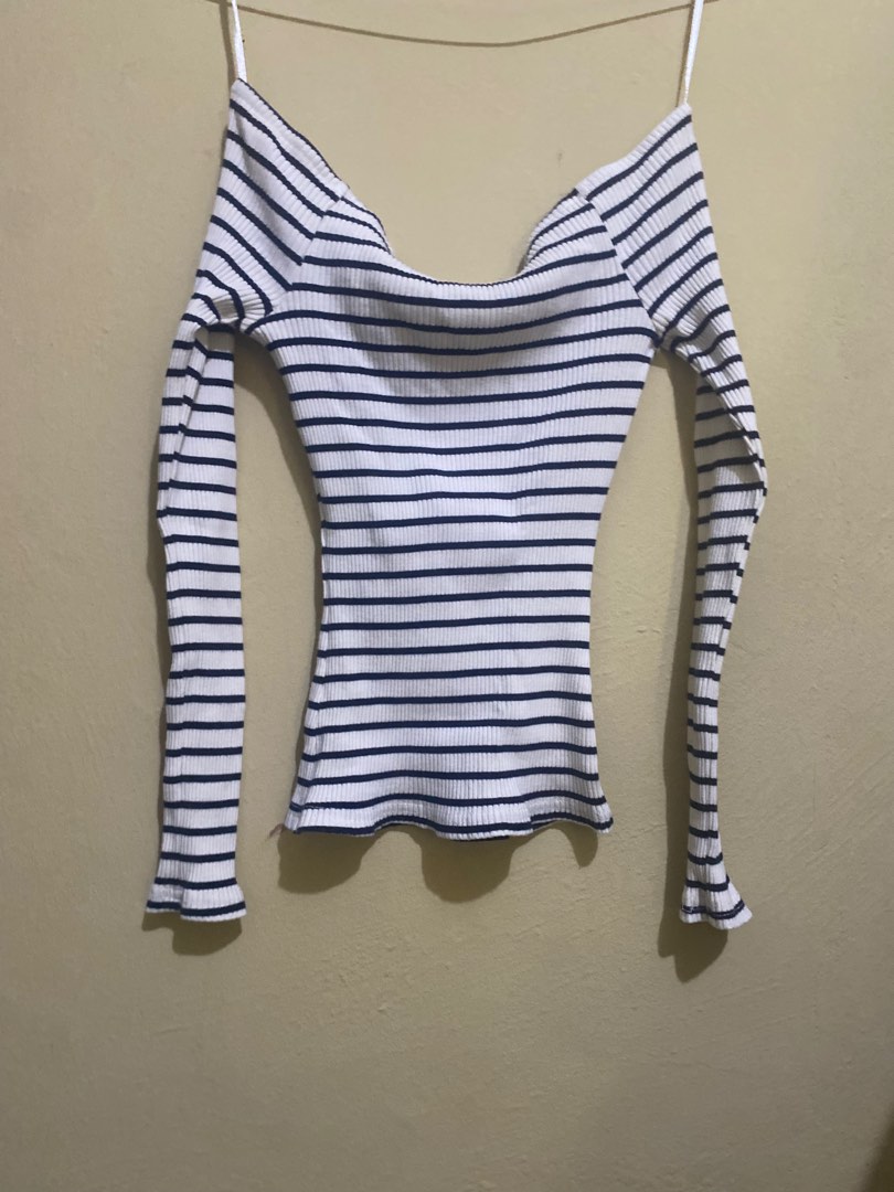 sabrina strip, Fesyen Wanita, Pakaian Wanita, Atasan di Carousell