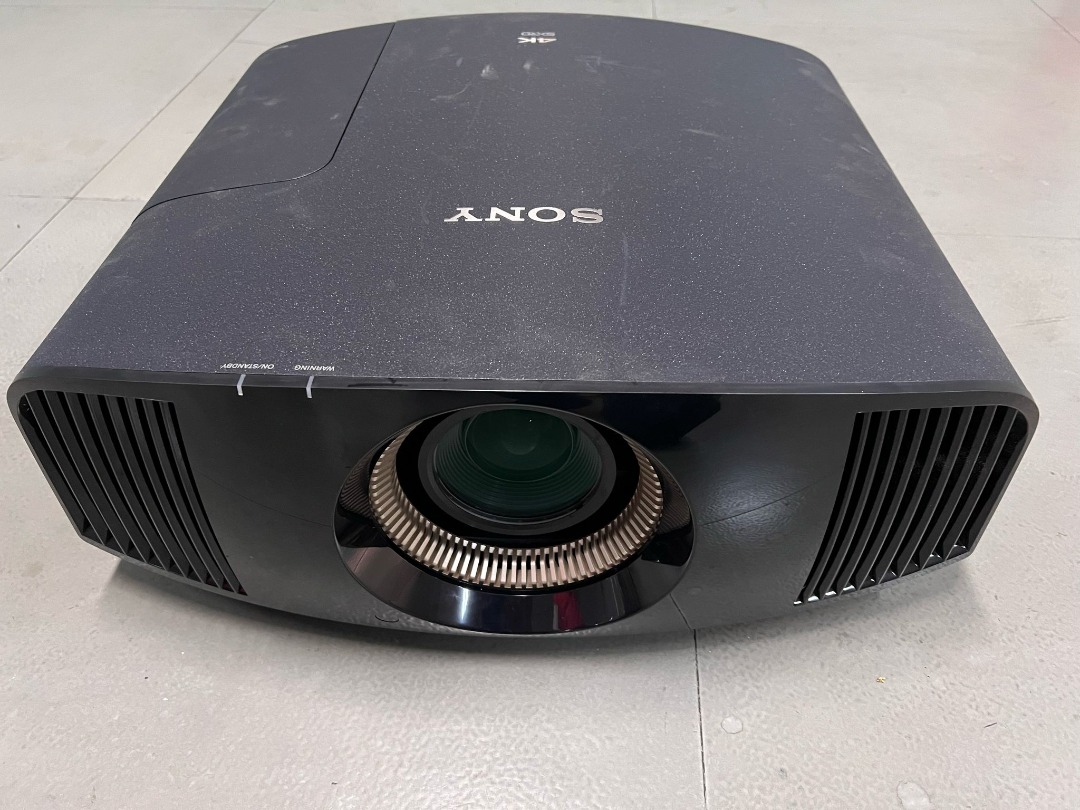 Sony 4K HDR Home Theatre Projector AND Aten HDMI Over Single Cat5 ...