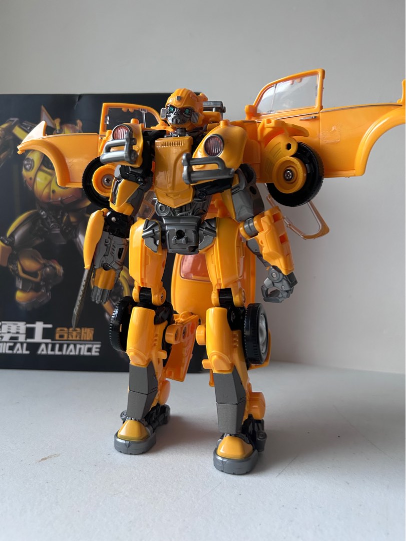 Deluxe Gravity Studio Series 18 Deluxe Bumblebee 7.9 Inch Scale Zinc ...