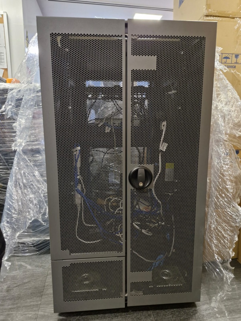 HP Full Scale Server Rack - 22RU, Computers & Tech, Office & Business ...