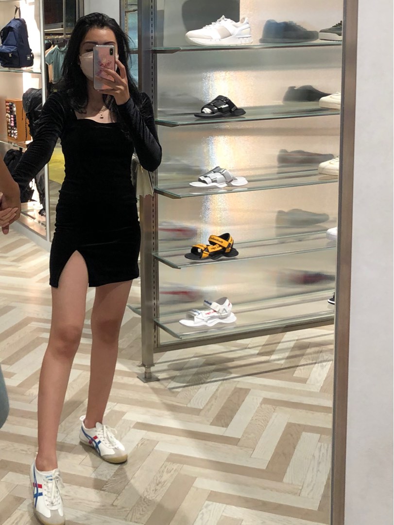 Mini dress bludru, Fesyen Wanita, Pakaian Wanita, Gaun & Rok di Carousell