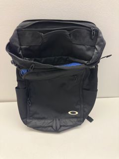 Oakley icon 2.0mini, Men's Fashion, Bags, Backpacks on Carousell