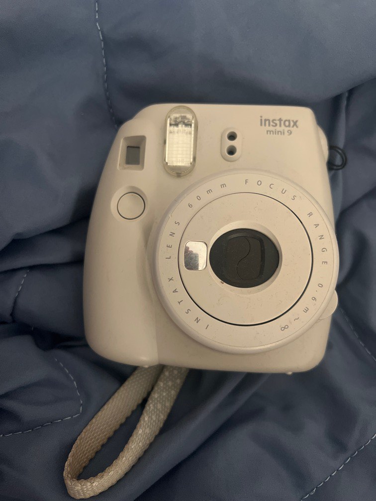 Polaroid Instax mini 9, Fotografi di Carousell
