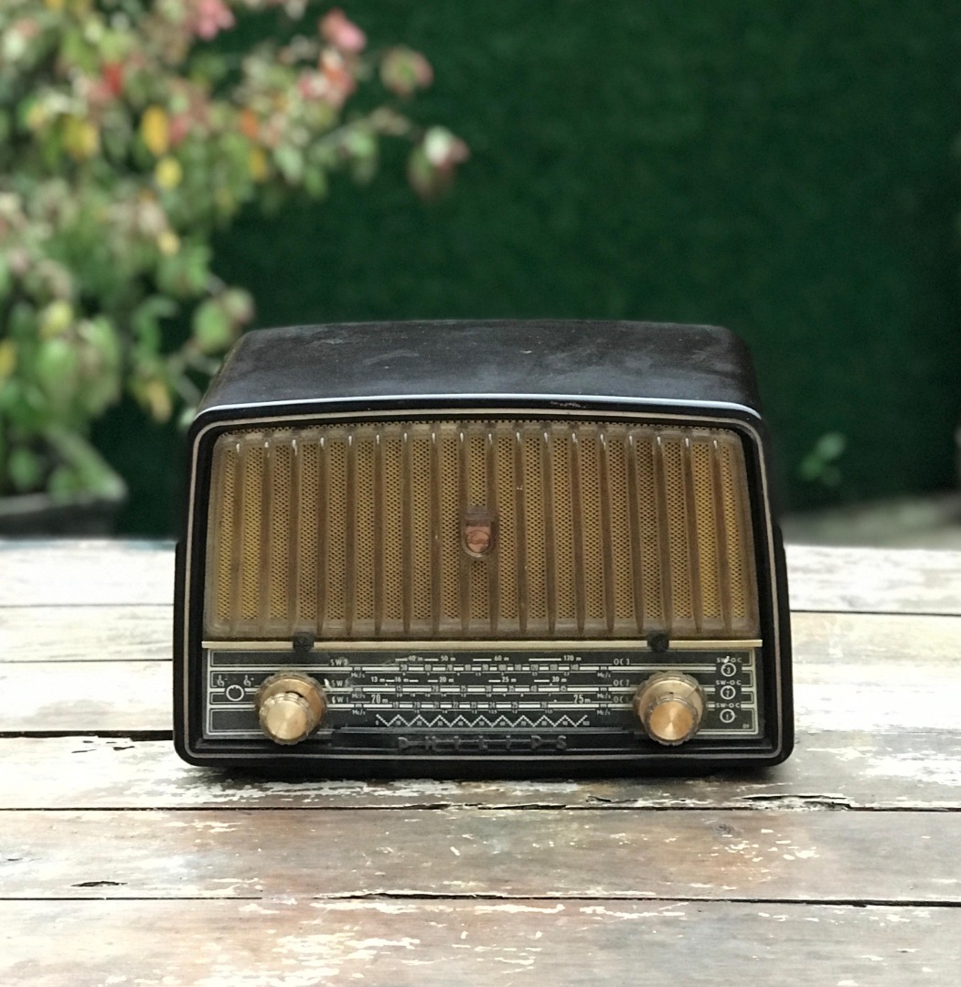 Radio "Philips"tabung vintage thn 1954, Antik, Pajangan di Carousell