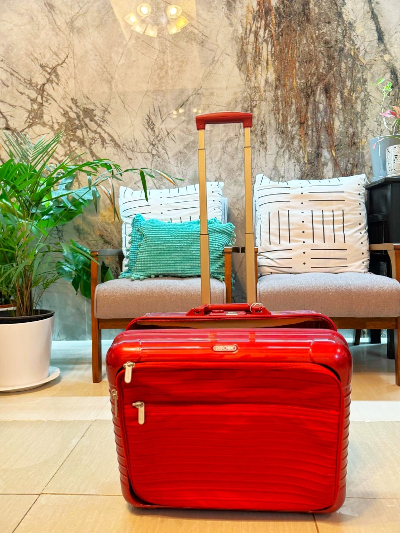 RIMOWA Salsa Deluxe Hybrid Business Trolley - 2 wheels, Hobbies & Toys, Travel, Luggage on Carousell