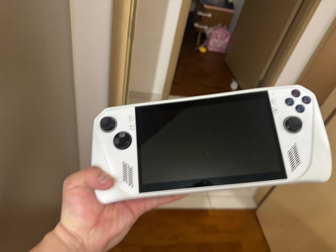 ROG ally gen 1 2tb, Video Gaming, Video Game Consoles, Others on Carousell