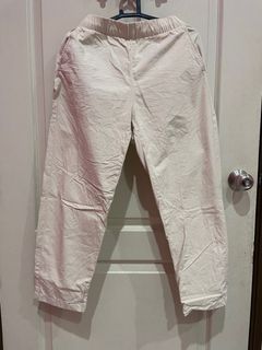 Uniqlo 3/4 pants, Women's Fashion, Bottoms, Other Bottoms on Carousell