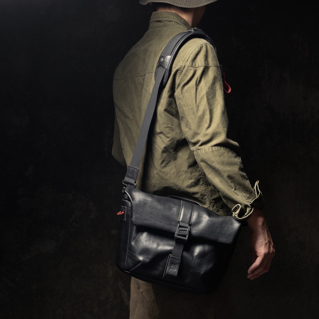 Wotancraft Upgraded Pilot 7L Leather Travel Camera Bag - Black Full ...