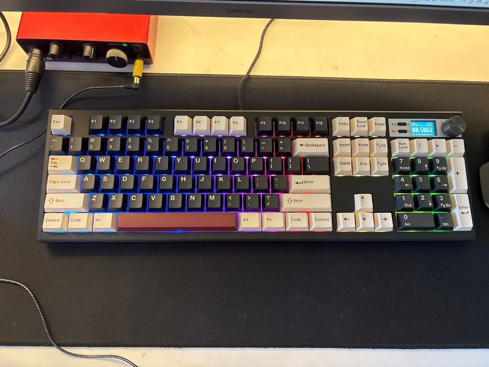 GMK104 100% Custom Keyboard Build | Creamy Thocky Silent Clacky ...