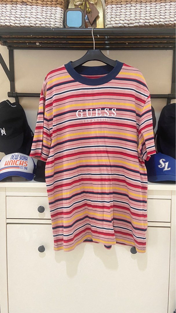 Guess original logo center authen kaos thsirt, Fesyen Pria, Pakaian ...