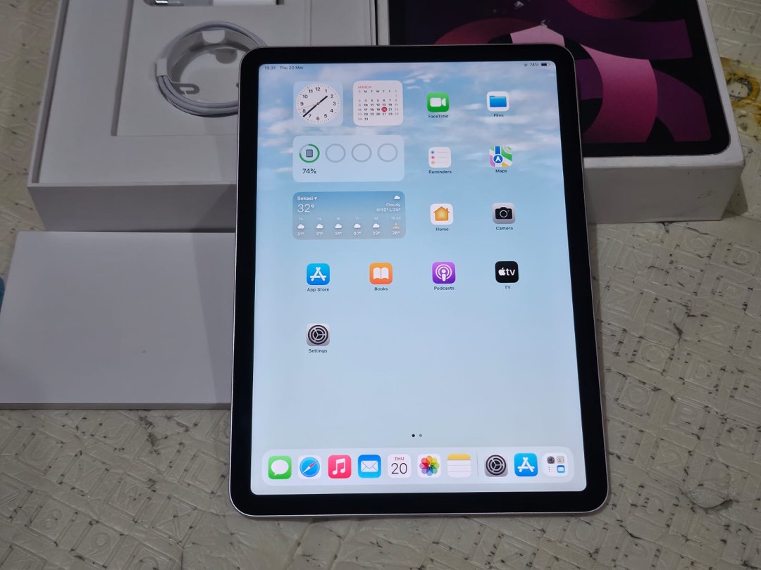 Ipad air 5 wifi only ibox, Telepon Seluler & Tablet, Tablet di Carousell