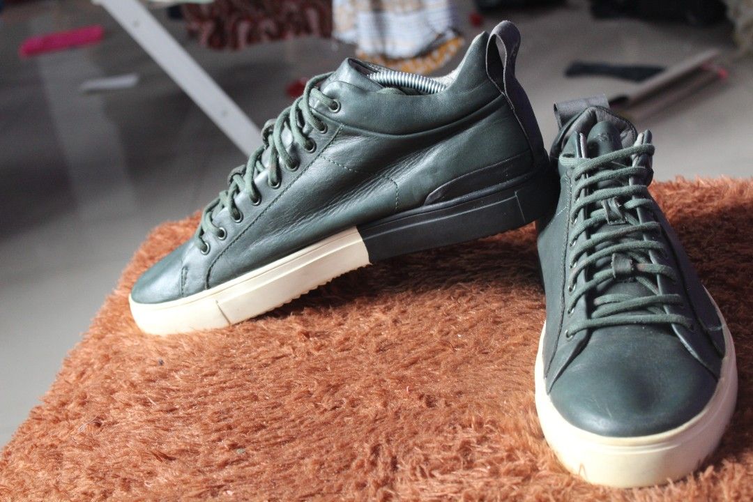 Sepatu sneakers warna keren " Black stone" Upper kulit mantul tapak ...