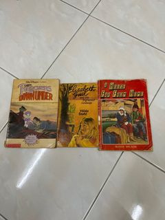 Storybooks - 3 Nos, Hobbies & Toys, Books & Magazines, Storybooks on Carousell