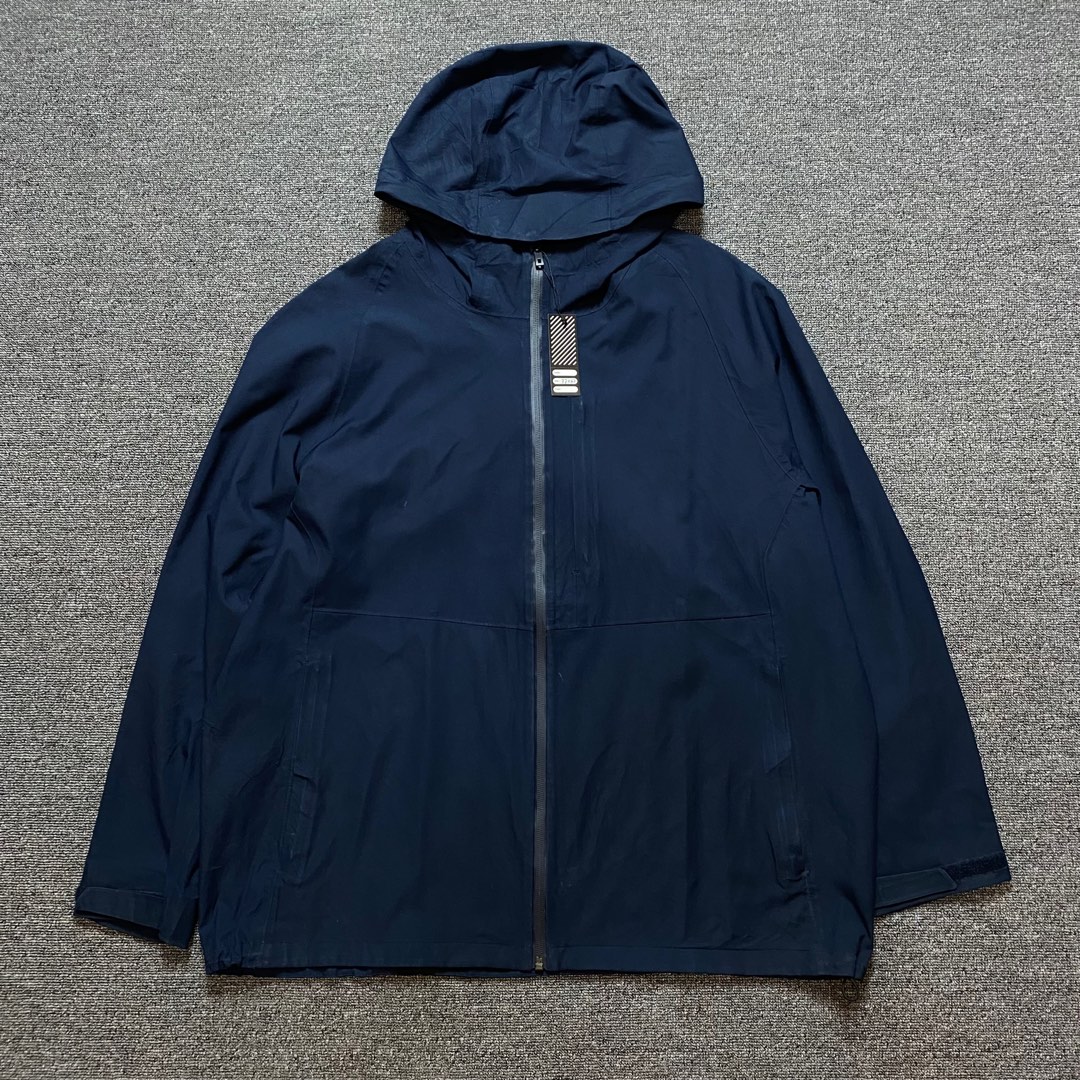 Uniqlo Blocktech Jacket, Fesyen Pria, Pakaian , Baju Luaran di Carousell