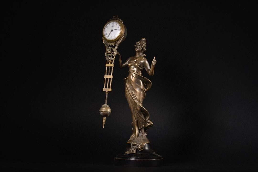 19th century French bronze statue of the goddess of victory pendulum ...