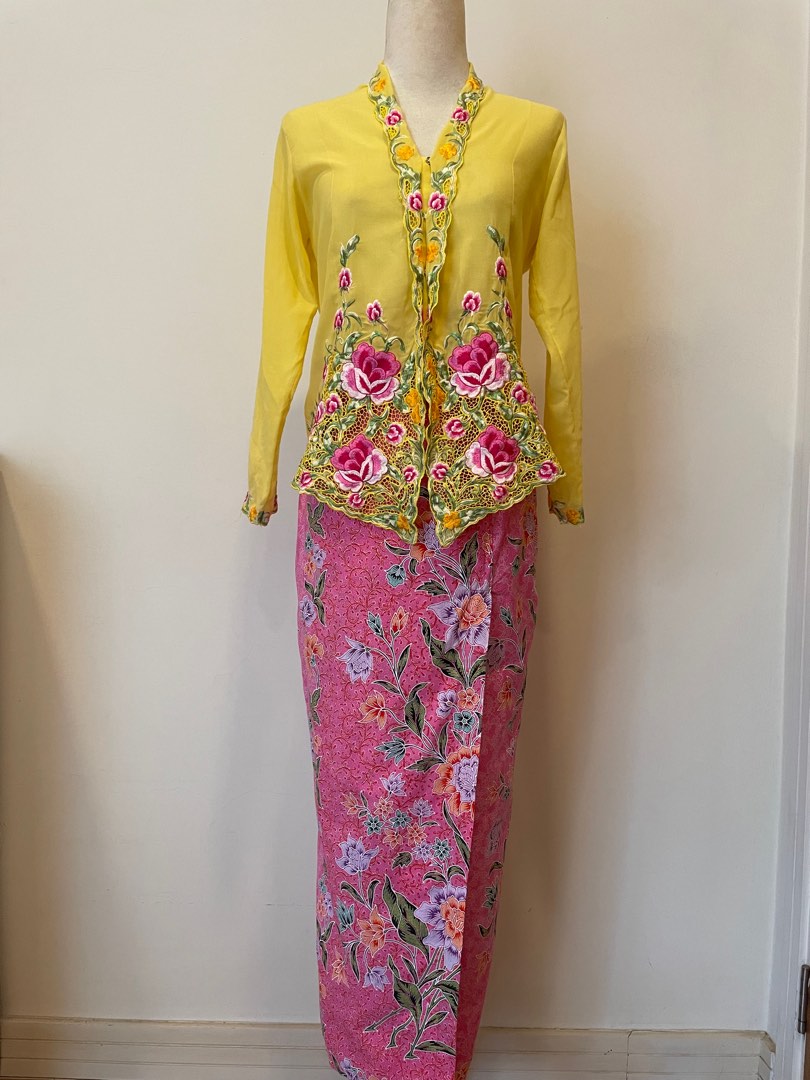 [RENT] traditional Kebaya Baba Nyonya Melaka, Women's Fashion, Muslimah ...