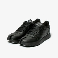 Maison Margiela x Reebok Classic Leather Tabi "Black" H04864, Barang ...