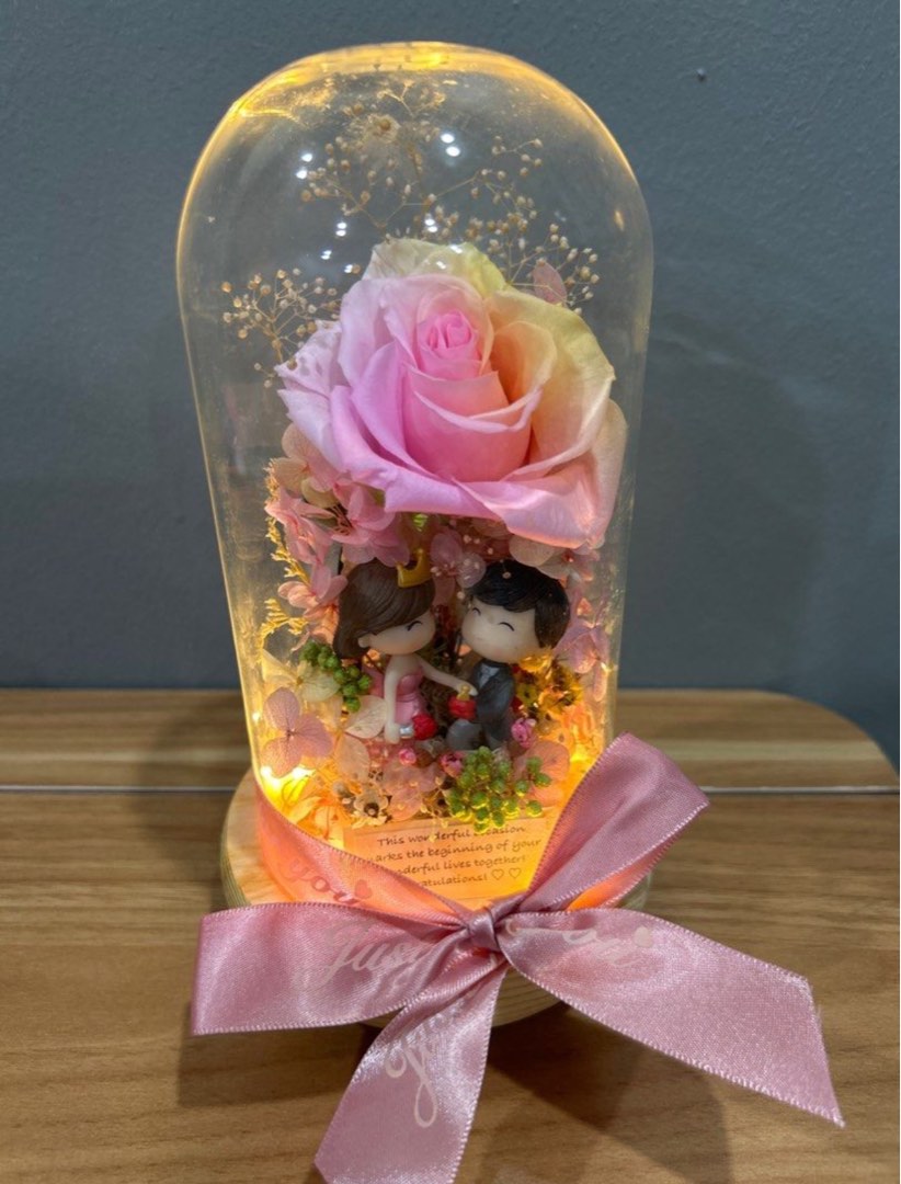 Preserved flower glass display - wedding, Hobbies & Toys, Stationery ...