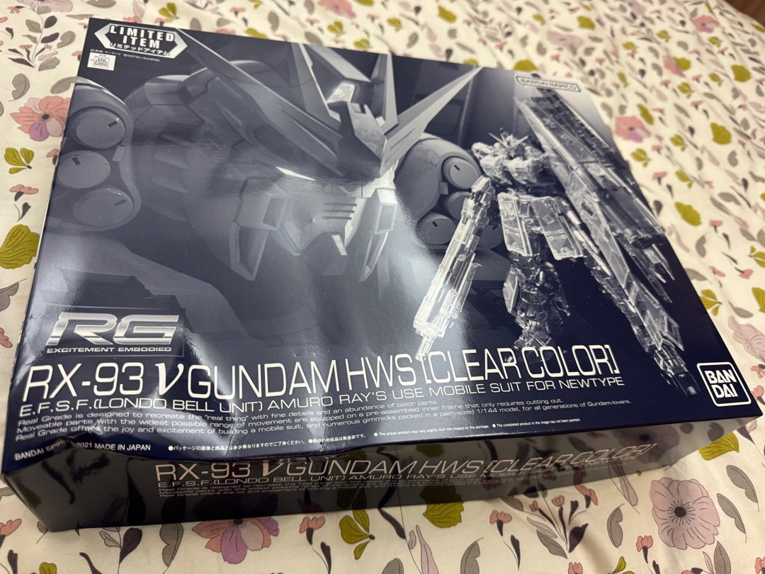 RG 1/144 ν GUNDAM HWS [CLEAR COLOR] 高達, 興趣及遊戲, 玩具 & 遊戲類 - Carousell
