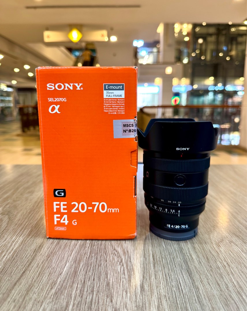 Sony FE 20-70mm f4 G lens (99% new), Photography, Lens & Kits on Carousell