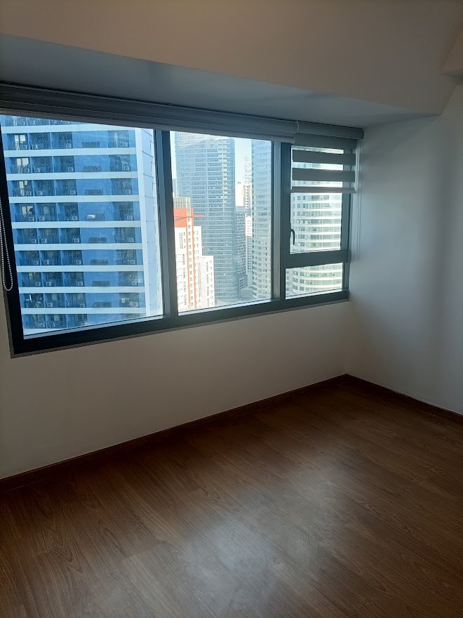 Studio Unit for Sale in The Rise Condo Makati City. Near Makati Medical ...