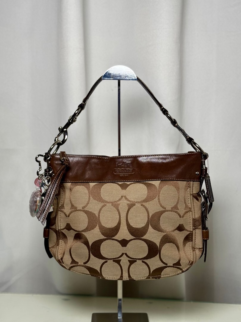 COACH ZOE SIGNATURE CANVAS, Luxury, Bags & Wallets on Carousell