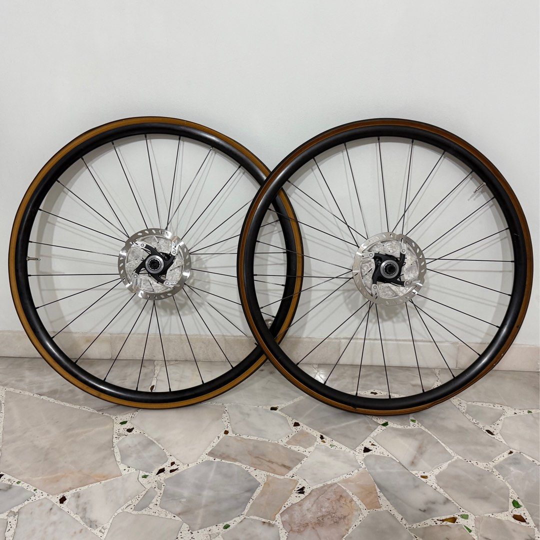 DT Swiss R470 wheel set with Shimano Ultegra Disc Rotor SM-RT800 ...