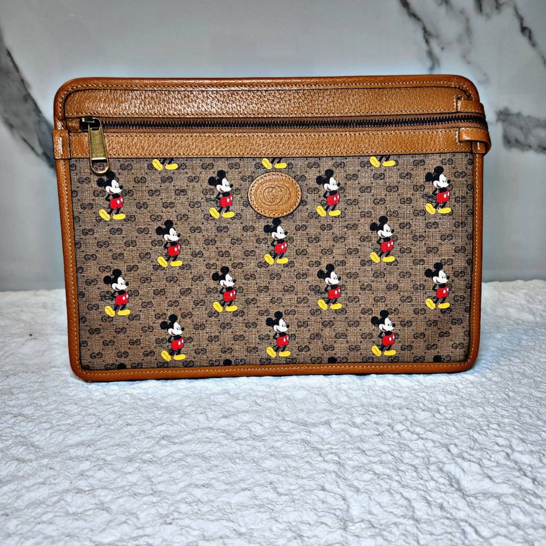 Gucci X Mickey Mouse Logo Clutch, Barang Mewah, Tas & Dompet di Carousell
