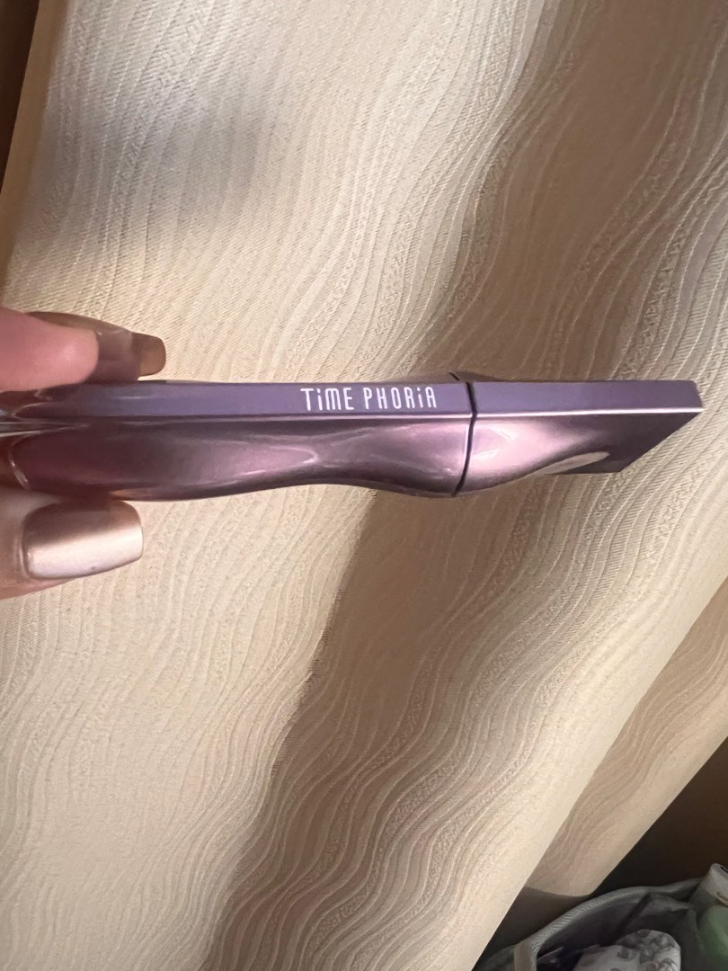 Time phoria Nebula velvet shade Allura, Kesehatan & Kecantikan, Rias ...