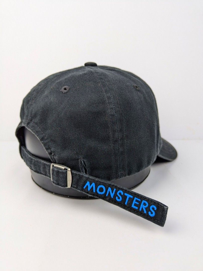 Topi Disney Pixar Monster Inc Kartun Logo Simpel Hitam, Fesyen Pria ...