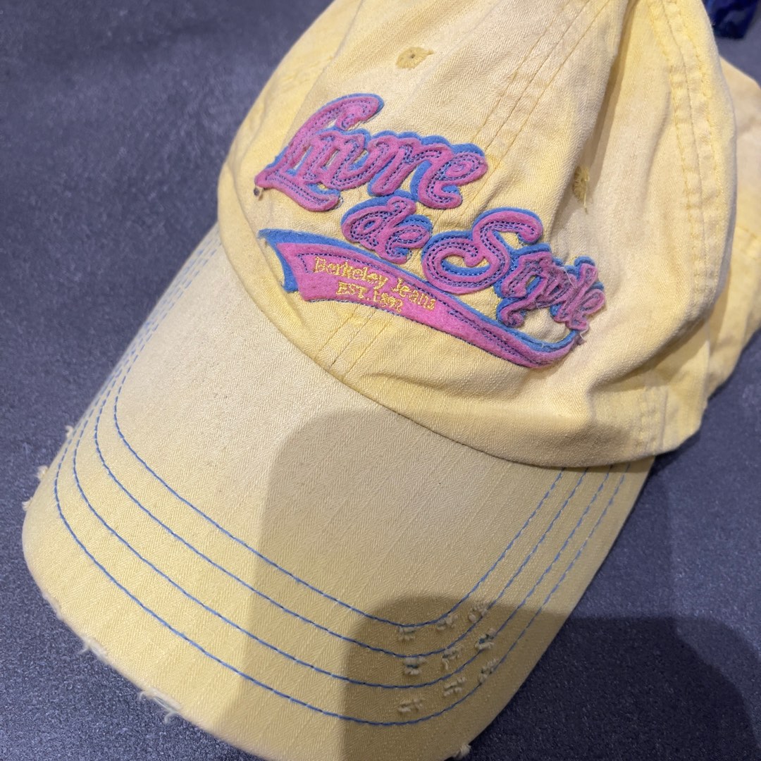 Topi Kuning/Pink Vintage Berkeley Jeans 1892, Fesyen Pria, Aksesoris ...