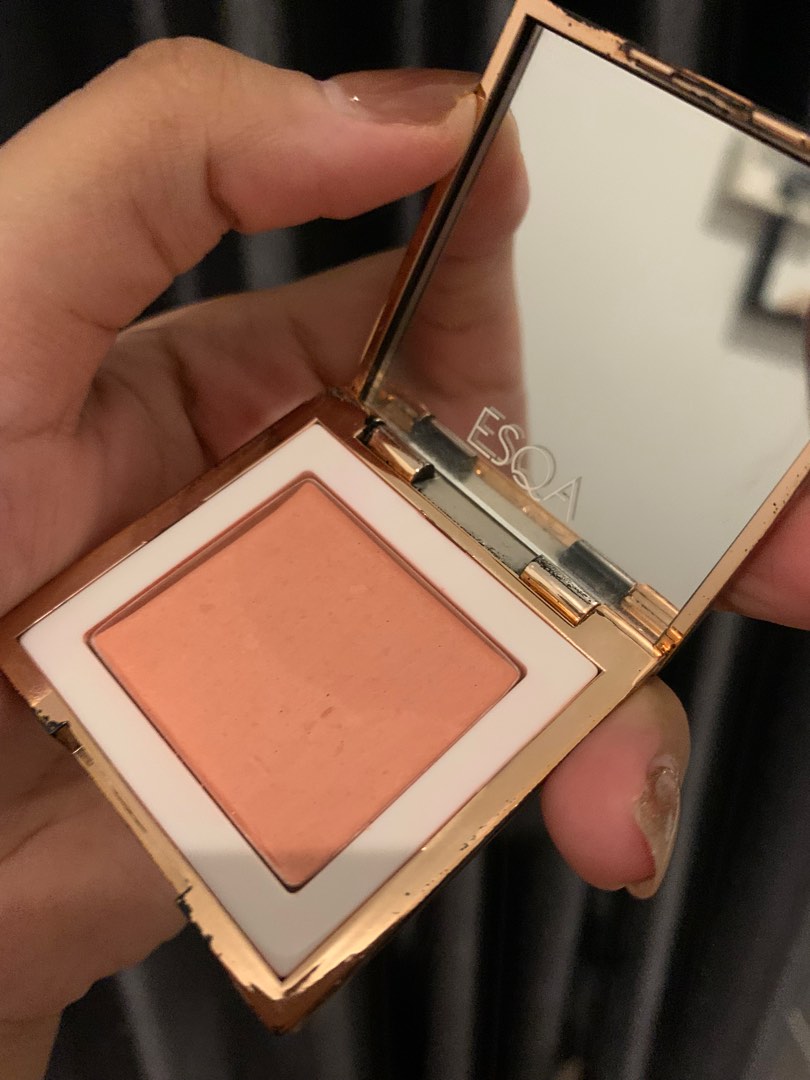 Blush ON esqa, Kesehatan & Kecantikan, Rias Wajah di Carousell