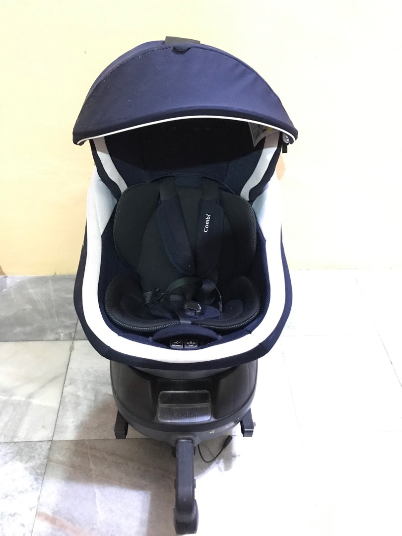 Combi Baby Car seat with ISOFIX (360 turn), Babies & Kids, Going Out, Car Seats on Carousell