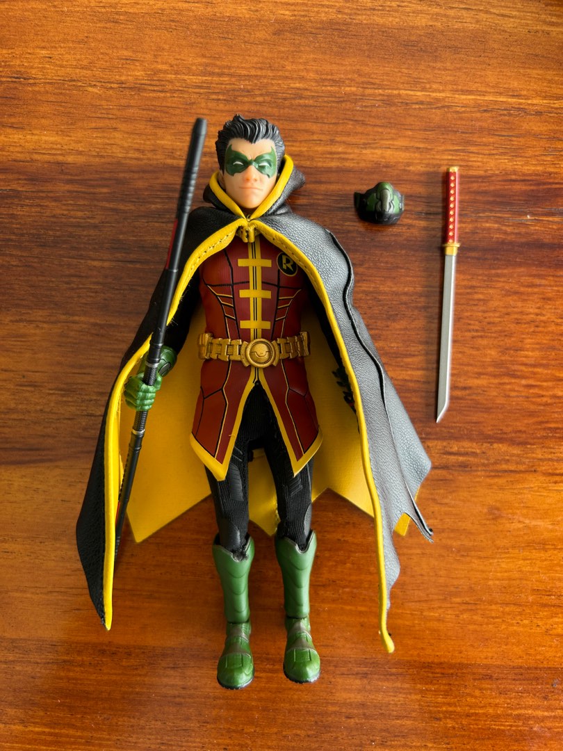 DC mezco DC Rebirth Robin Damian Wayne with wired cape, Hobbies & Toys ...