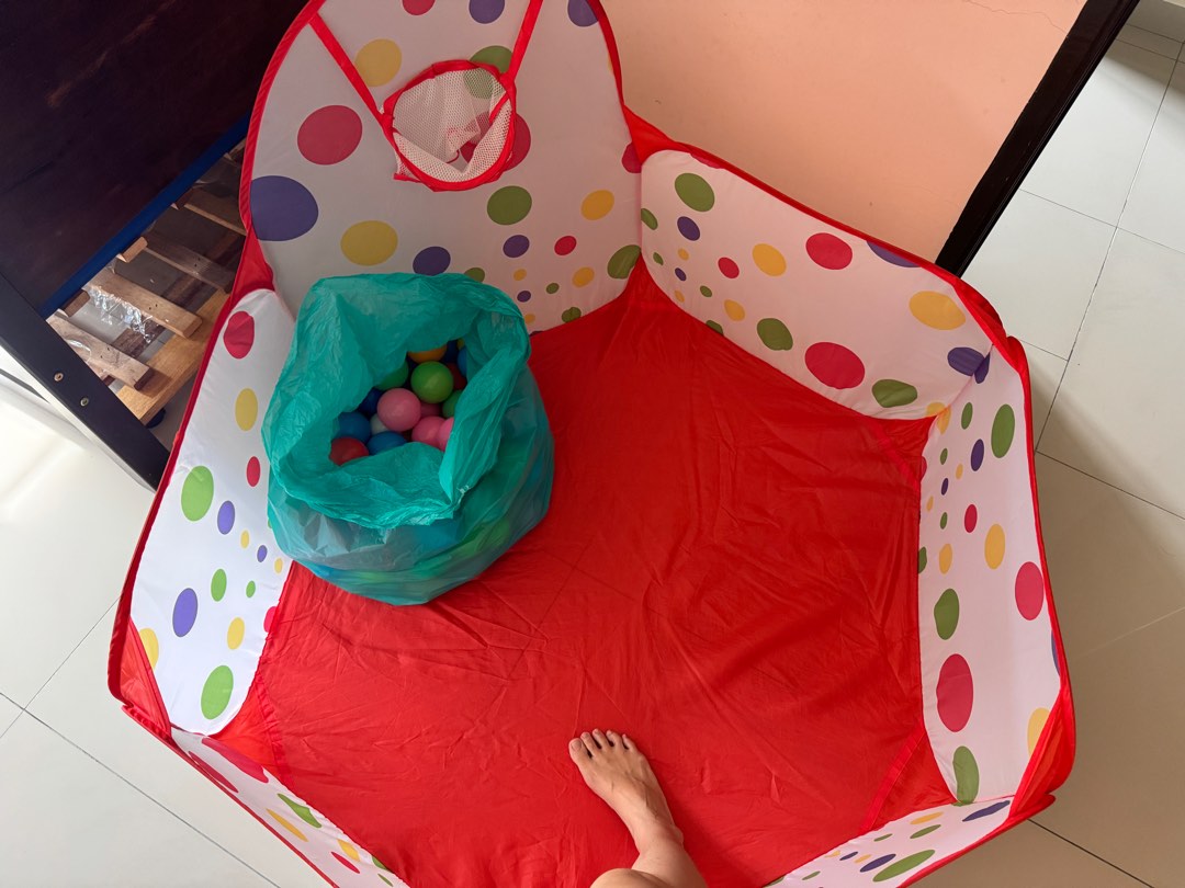Large Ball Pit with Balls, Hobbies & Toys, Toys & Games on Carousell
