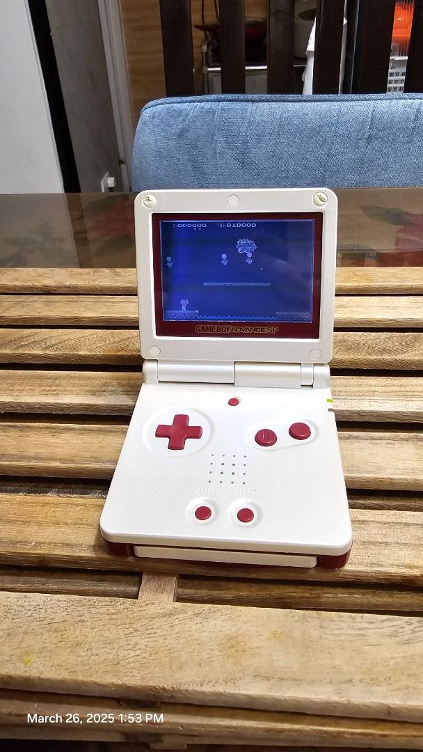 Original shell Gameboy Advance SP Famicom edition Rare for only 3.5k ...