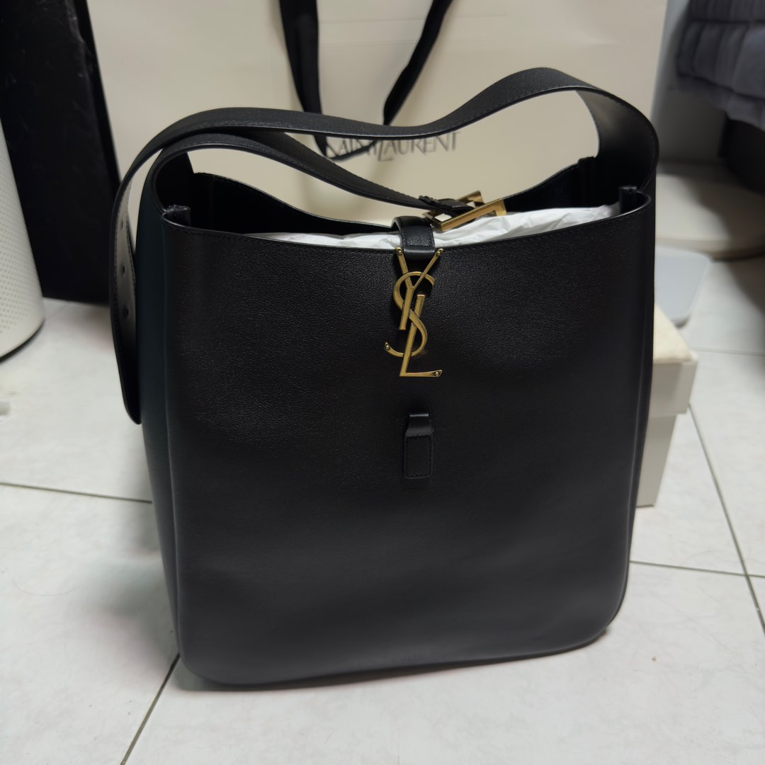Saint Laurent YSL 5a7 hobo 黑金 大款 全新, 名牌精品, 精品包與皮夾在旋轉拍賣