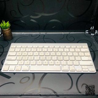 Apple Magic Keyboard Gen 1, Elektronik, Bagian Komputer & Aksesoris di ...
