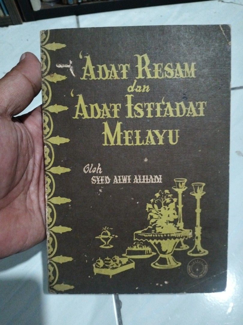 Buku lama - adat resam dan adat istiadat melayu 1972, Hobbies & Toys ...