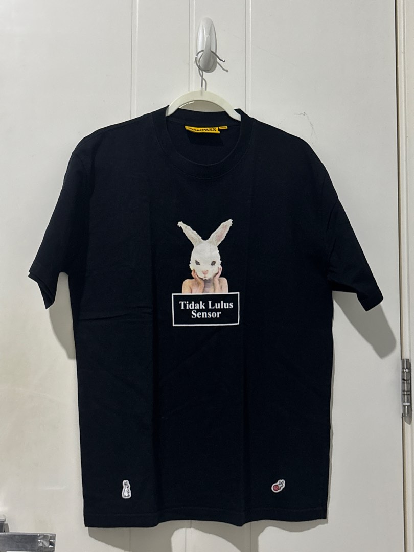 Compass x fxxxking rabbit kaos tidak lulus sensor, Fesyen Pria, Pakaian ...