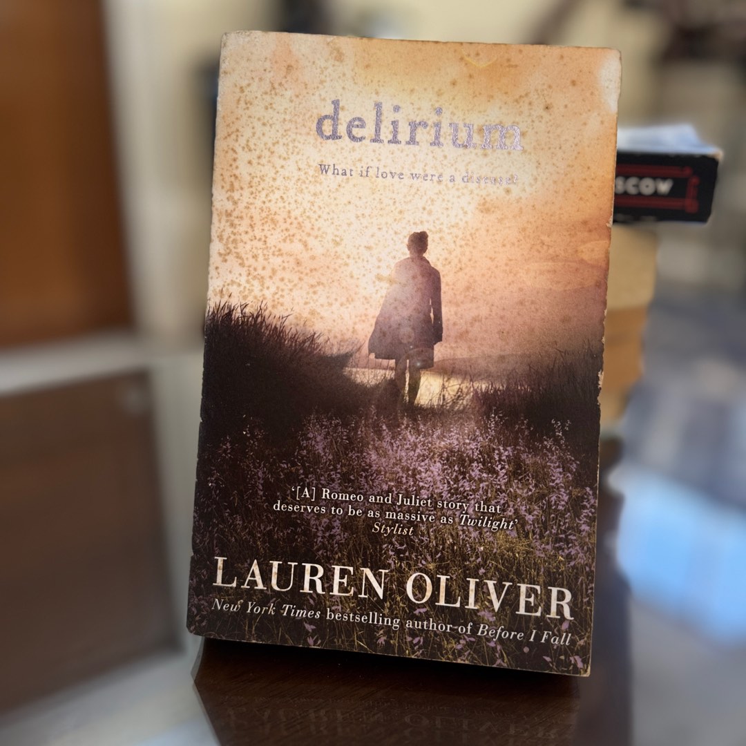 Delirium by Lauren Oliver, Hobbies & Toys, Books & Magazines, Fiction ...