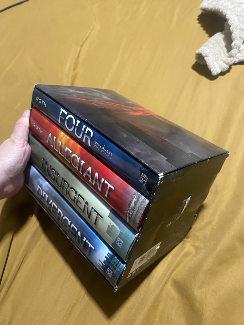 DIVERGENT SERIES (HARDBOUND), Hobbies & Toys, Books & Magazines ...