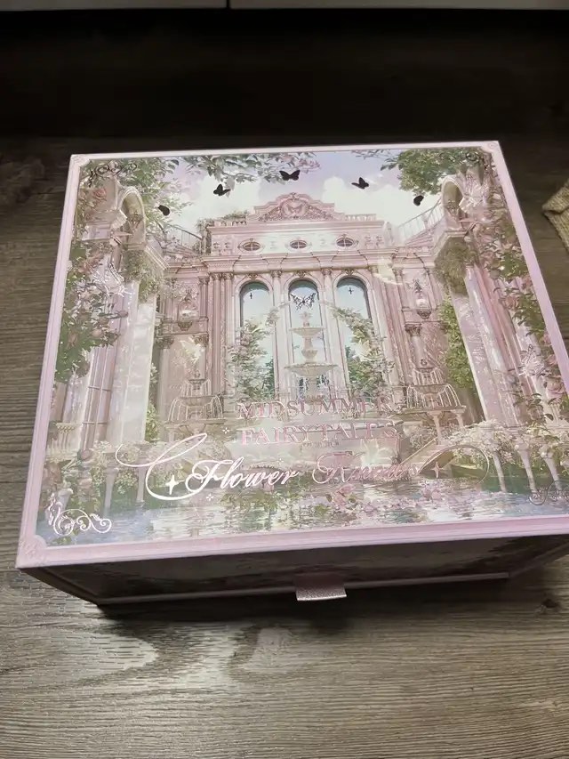 Empty brand new Flower knows Midsummer Fairytales Gift Wrapping Box ...