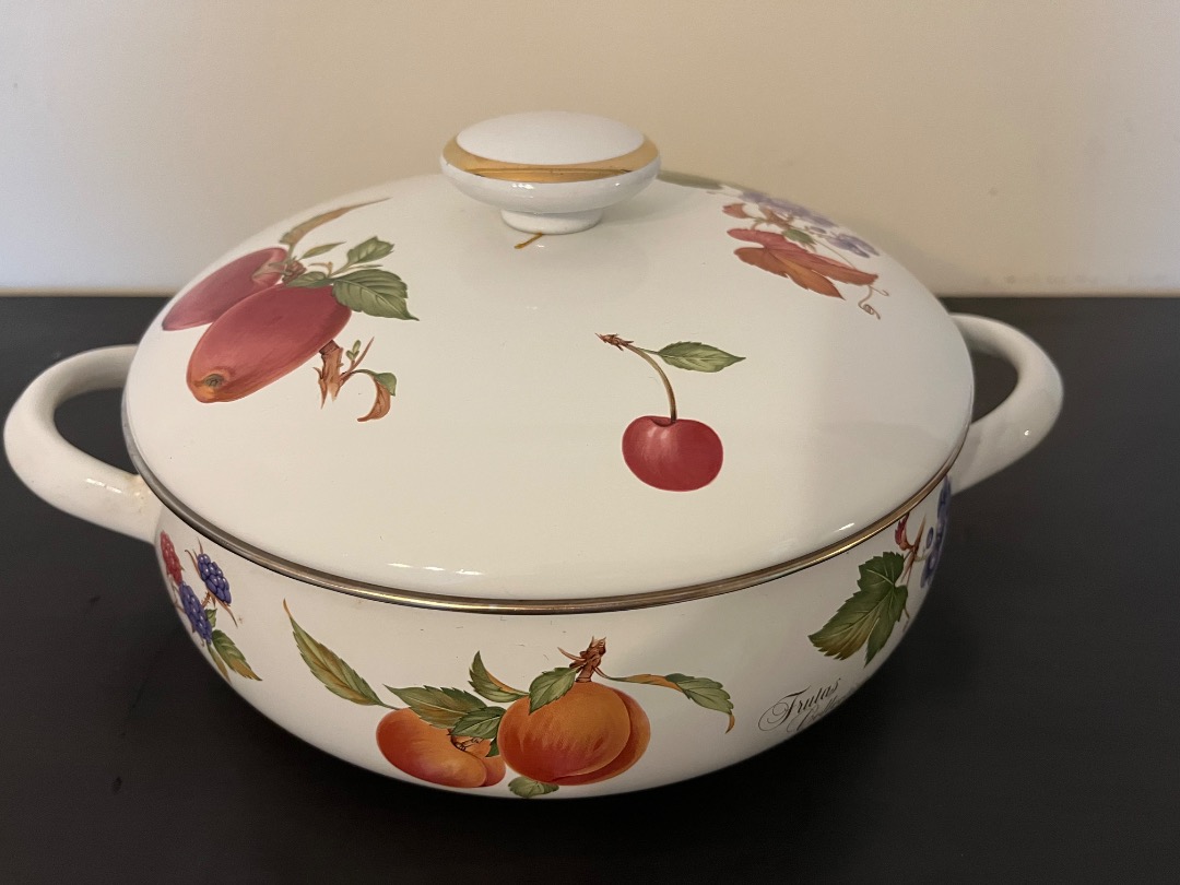 Enamel Pot, Furniture & Home Living, Kitchenware & Tableware, Cookware ...