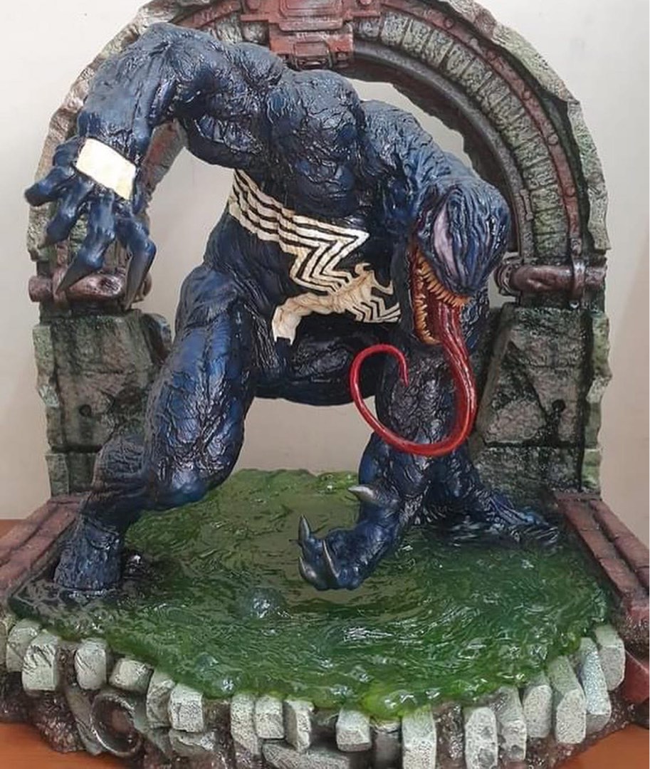 Evil Studio Venom 1/4 Scale Statue, Hobbies & Toys, Collectibles ...