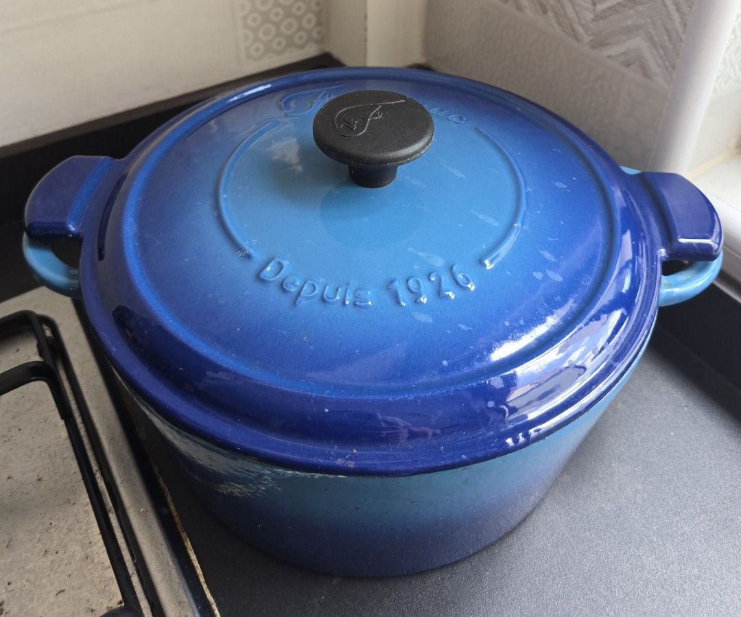 Fontignac Depuis 1926 Round Cast iron pot blue, Furniture & Home Living ...